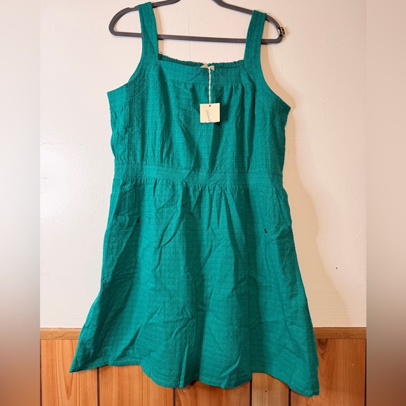 Universal Thread | Dresses | Universal Thread Green Midi Dress | Poshmark